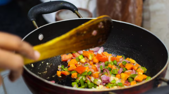 Can your non-stick pan cause cancer or is it actually safe? Surgeon ...