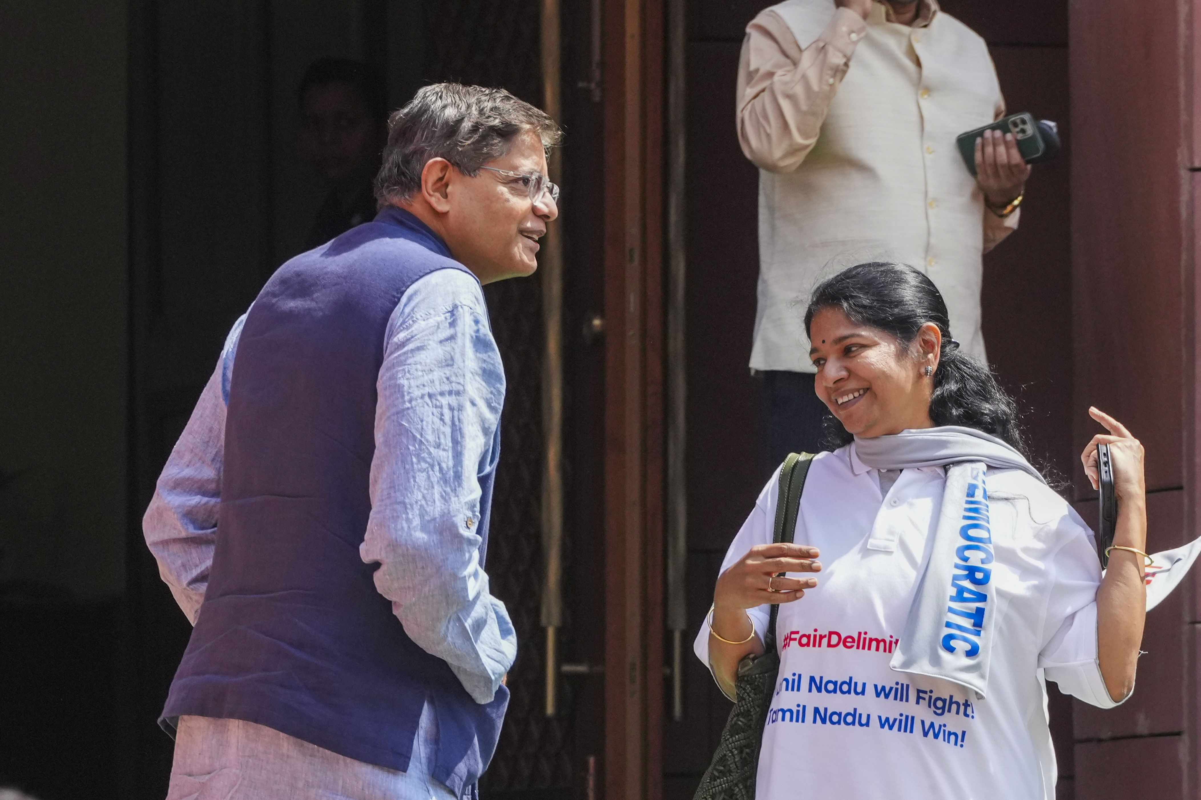 Opposition MPs rally behind DMK, say Parliament has no dress code