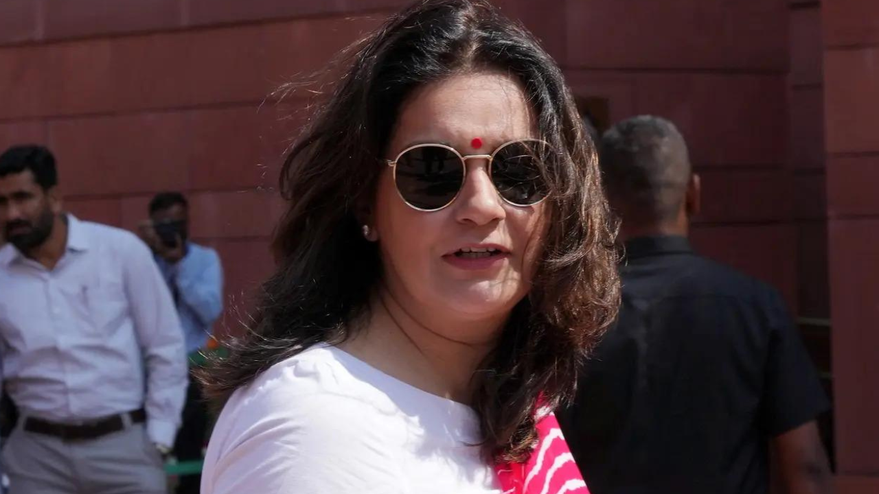 'Home minister needs to recover': Priyanka Chaturvedi's potshot at Amit ...