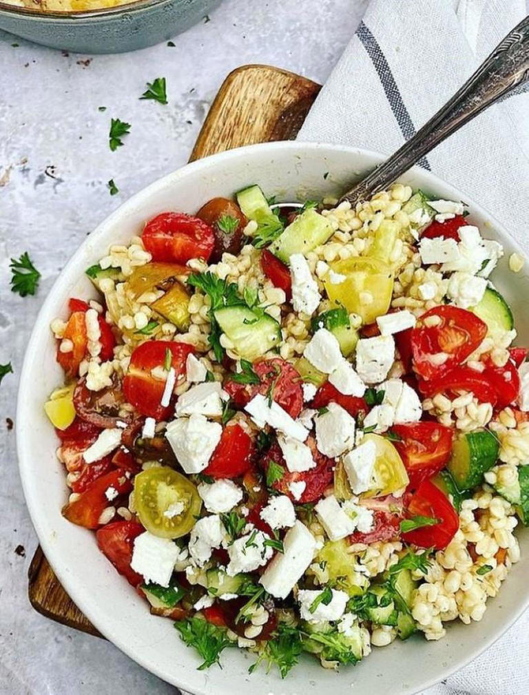 How to make A colorful and delicious salad with vibrant flavors