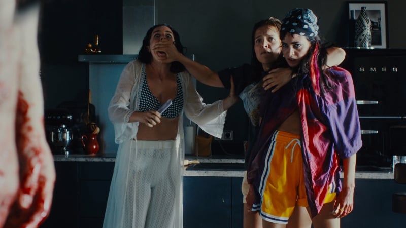 Le Donne al Balcone: film sulla sorellanza e contro la violenza sulle ...