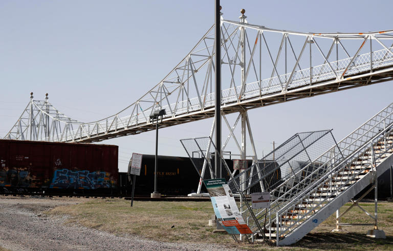 Springfield will raise Jefferson Avenue Footbridge with BNSF footing ...