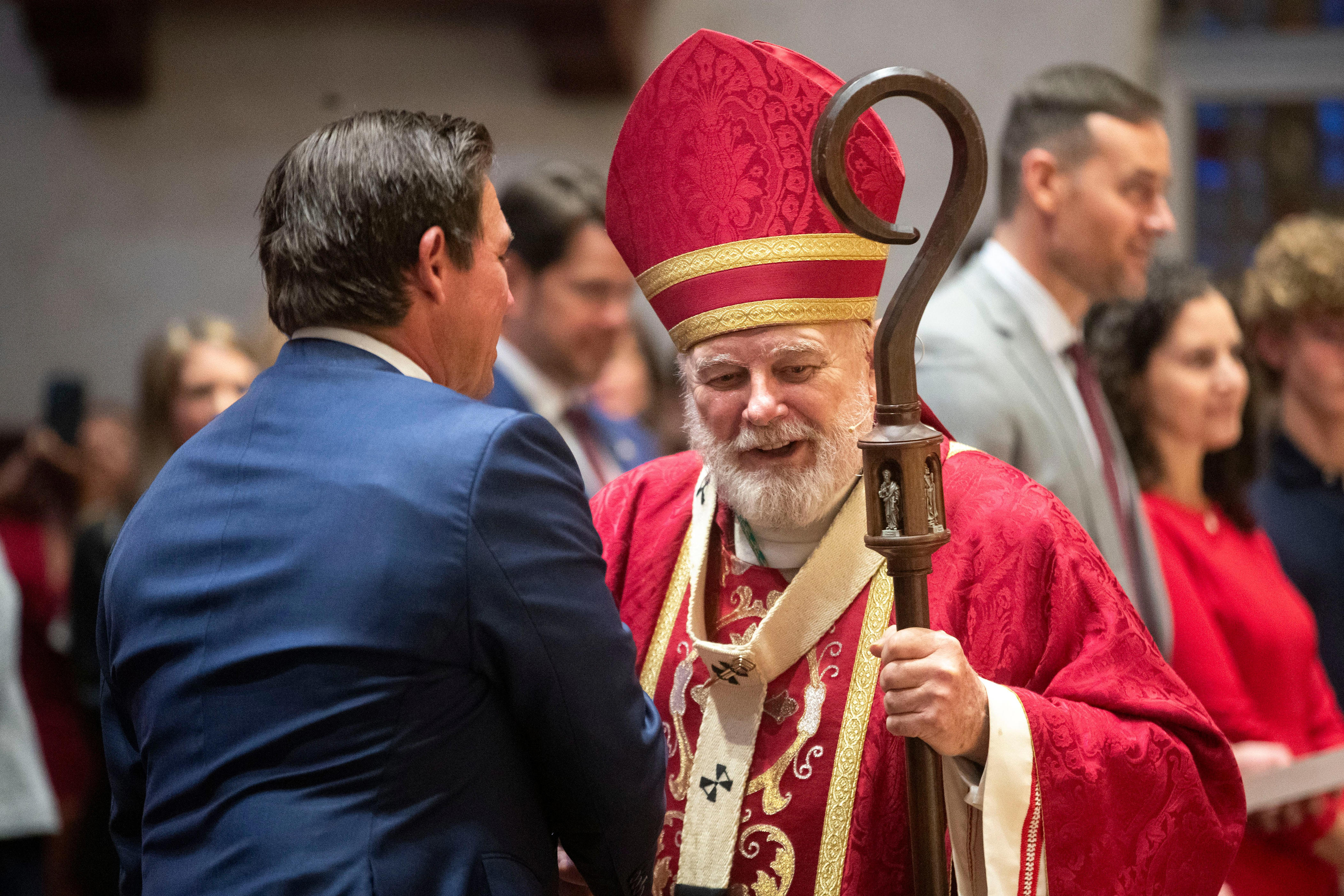 Gov. DeSantis applauded at Catholic service for defeating Florida ...