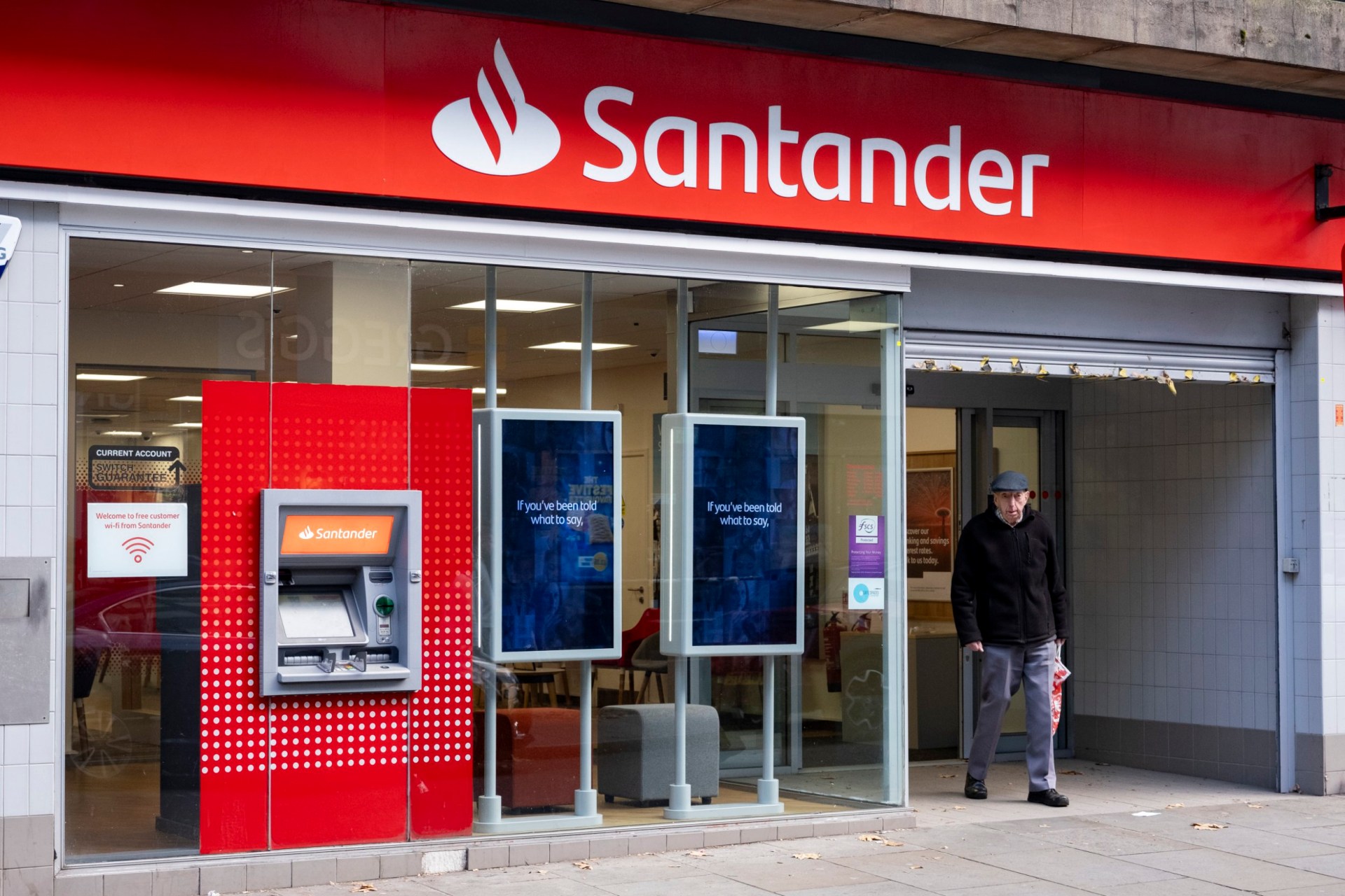 Full list of UK bank closures in 2025 after Santander confirm 95 ...