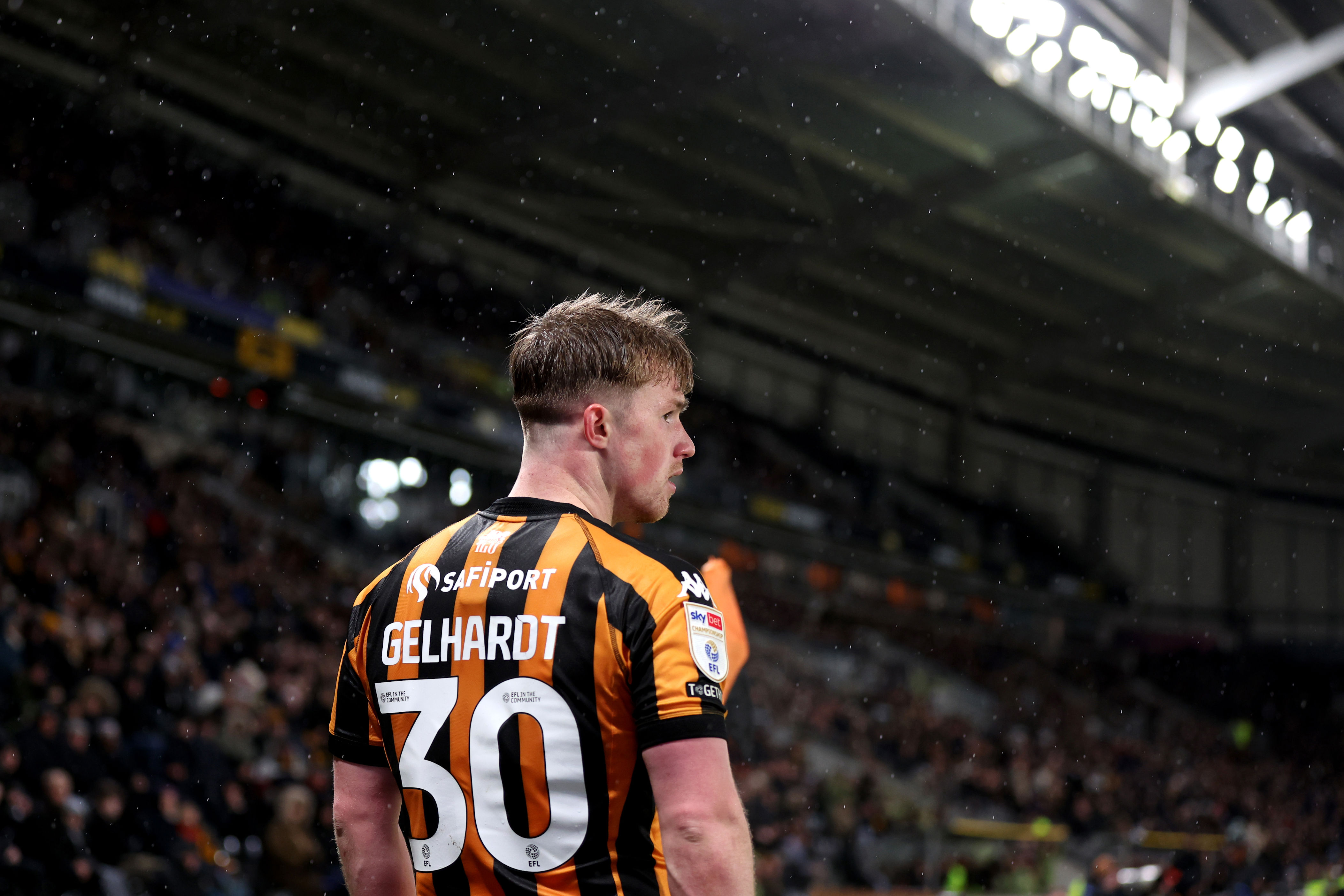 Manager addresses Wayne Rooney 'burden' Leeds United loanee has shaken ...