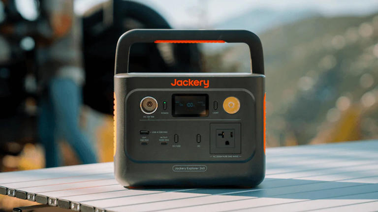 11 Tools And Tech You'll Want On Hand During A Power Outage