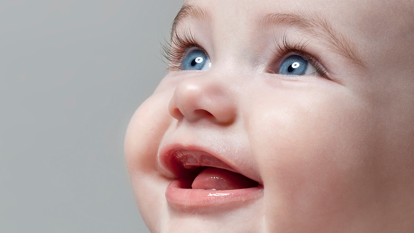 When do babies’ eyes change colour and are all babies born with blue eyes?