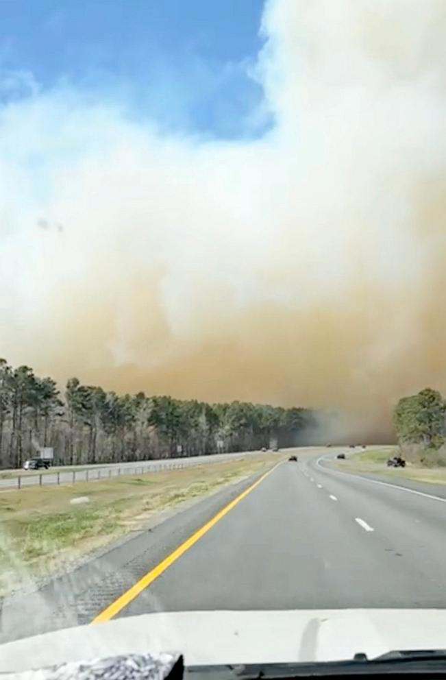 Wildfires erupt in several states, red flag warnings and strong winds ...
