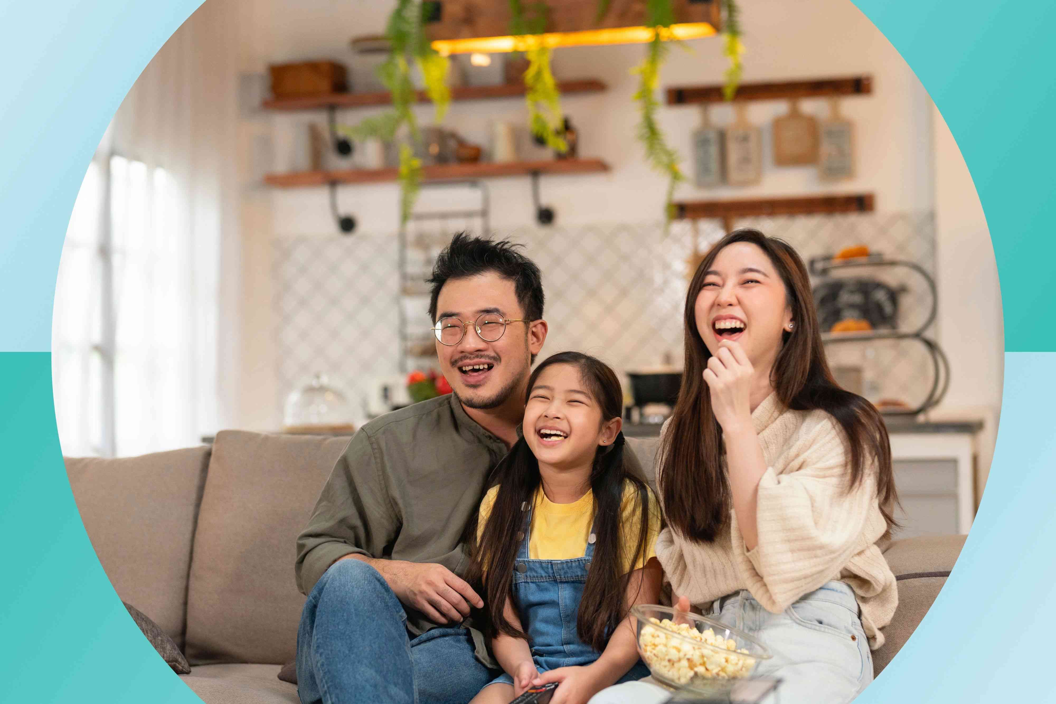 ‘Snow White’ Sings Her Way to Theaters, ‘Wicked’ Flies Its Way Home ...