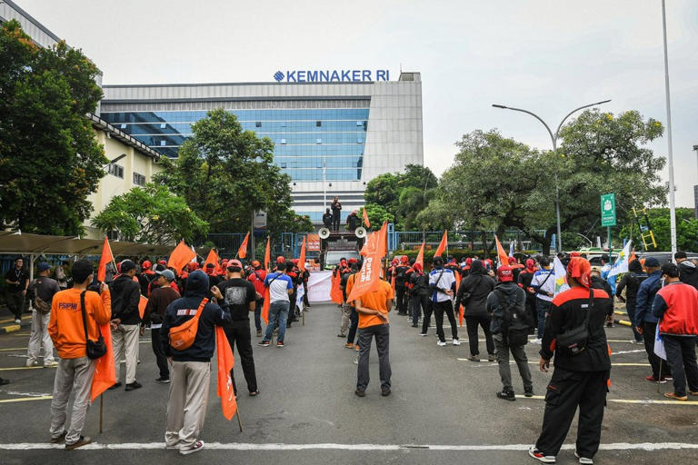 Ratusan Buruh Bakal Demo di Rumah Pemilik Sritex Jumat Besok