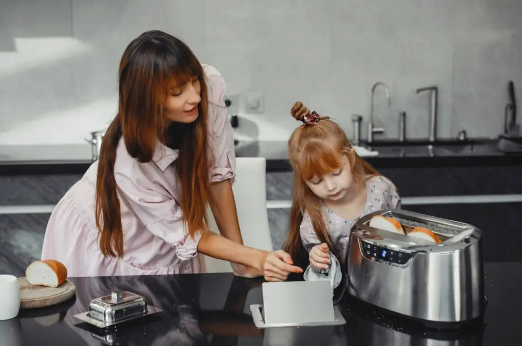 10 Must-Have Smart Kitchen Appliances That Make Cooking Easier
