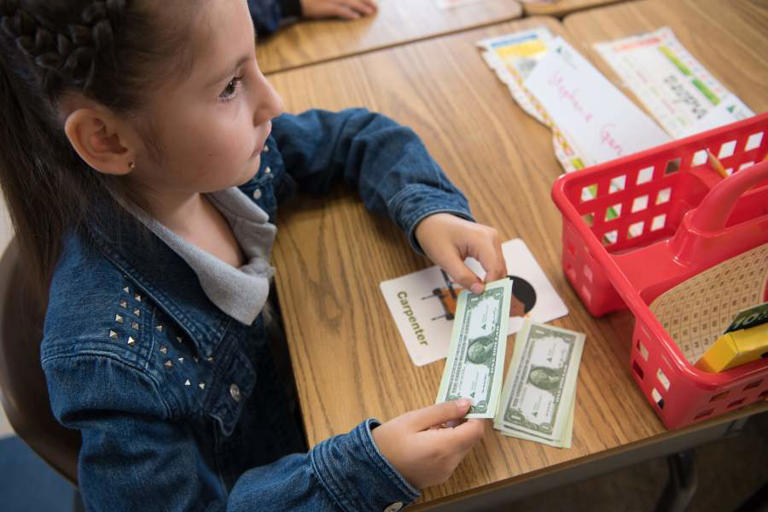 Junior Achievement seeks QC classroom volunteers