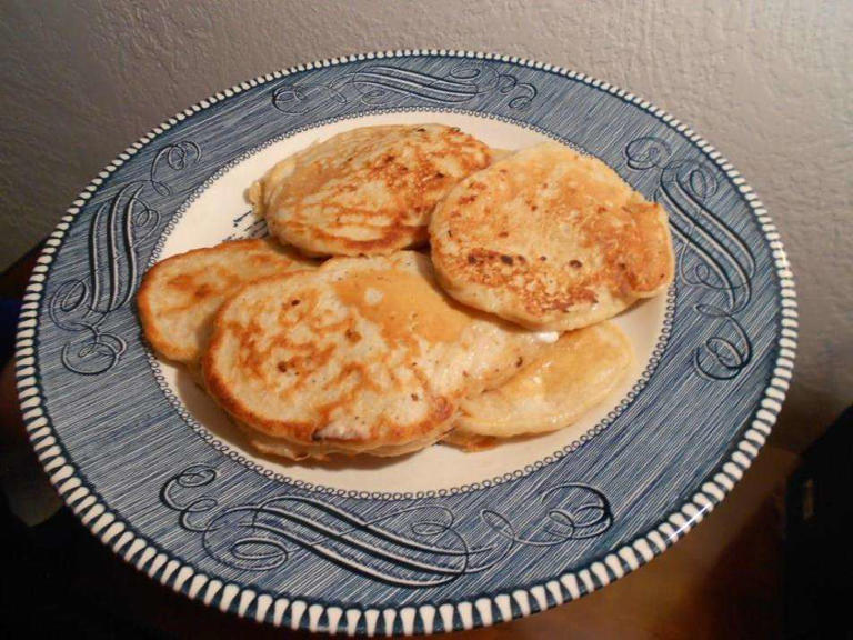 How to Make Banana Cinnamon Protein Pancakes (No Sugar, No Salt)