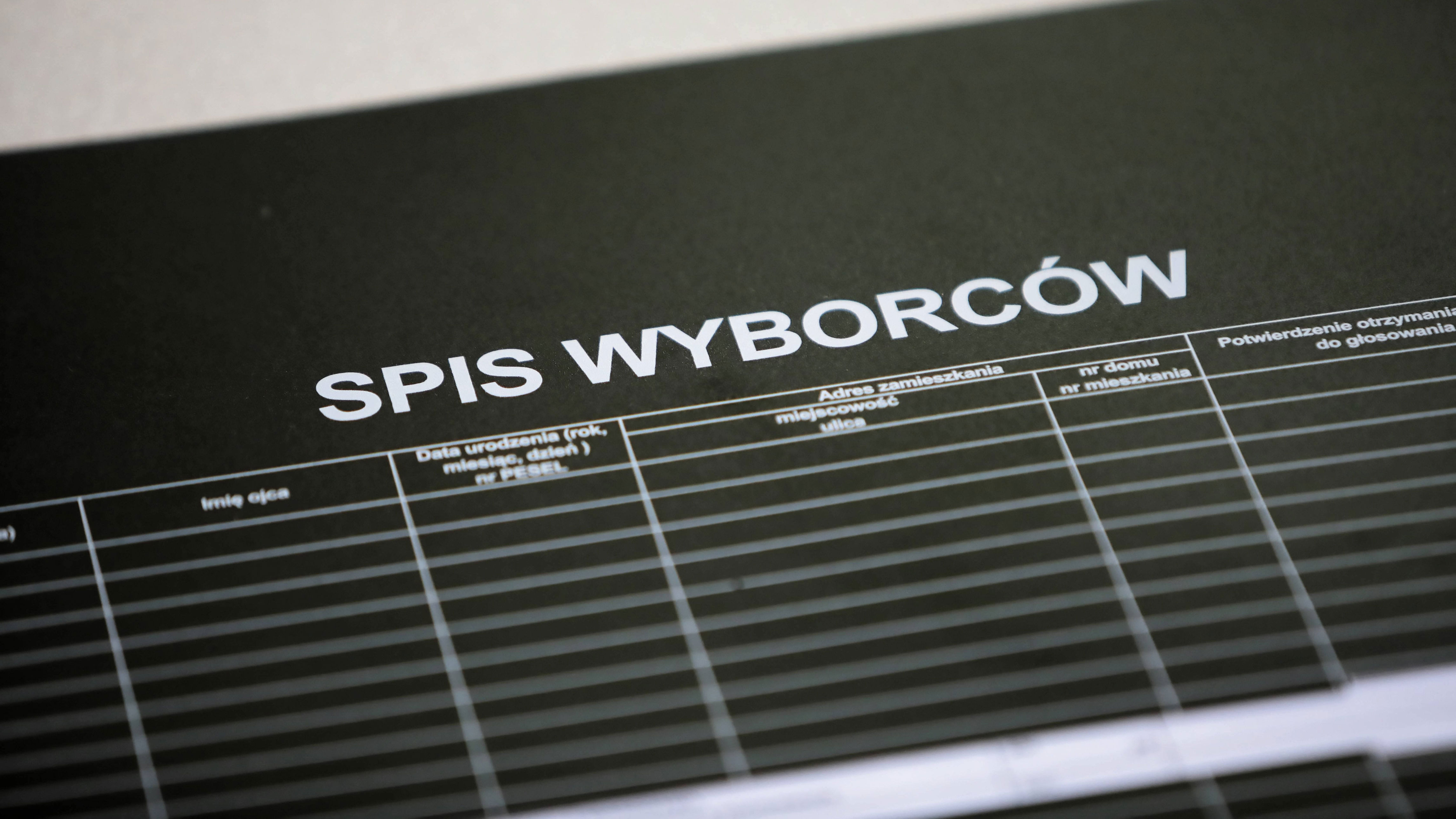 Wybory 2025. Jak dopisać się do spisu wyborców i jak zagłosować poza miejscem zamieszkania
