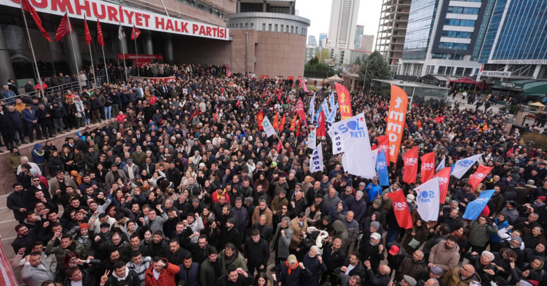 Political free fall: Turkey faces protests, investor flight after ...