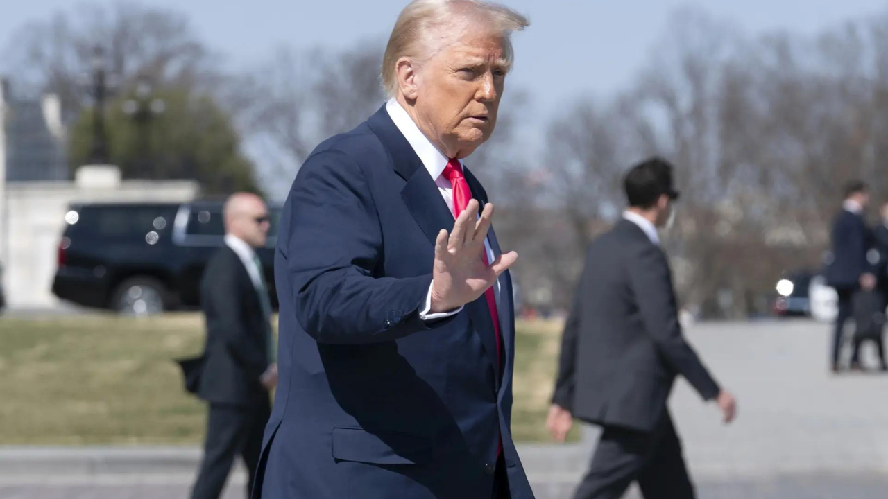 Getting bad: Poll after poll, Donald Trump's ratings plunge; here's the ...