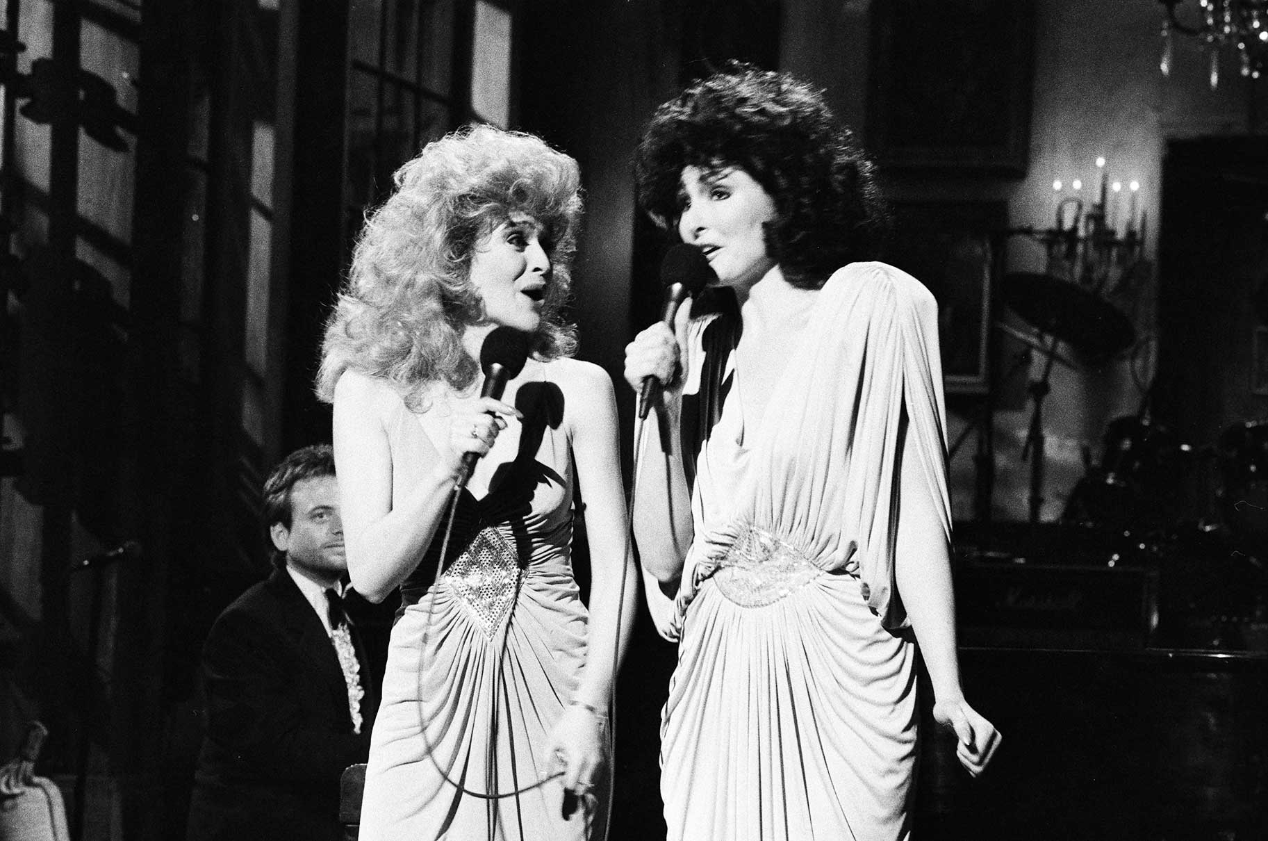 Martin Short & Amy Poehler Praise the Late Jan Hooks: See Her Standout ...