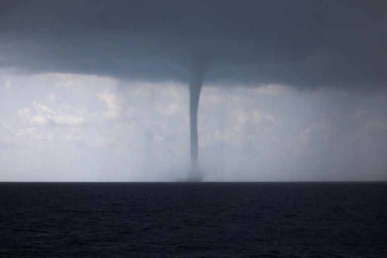 More than 2 dozen waterspouts seen on Great Lakes. Why there were so ...