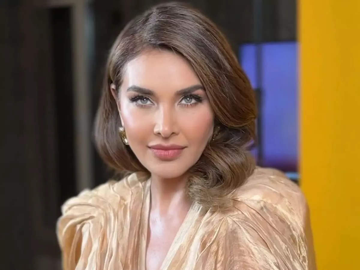 Actress Lisa Ray calls out Air India for ‘lack of empathy’ towards her ...