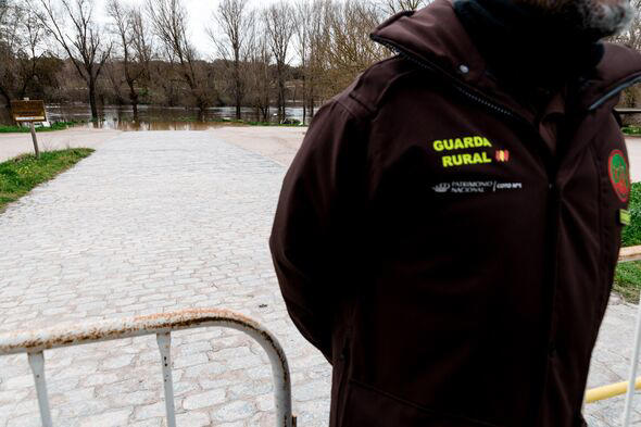 Panic in Spanish holiday hotspot as flooding warning issued