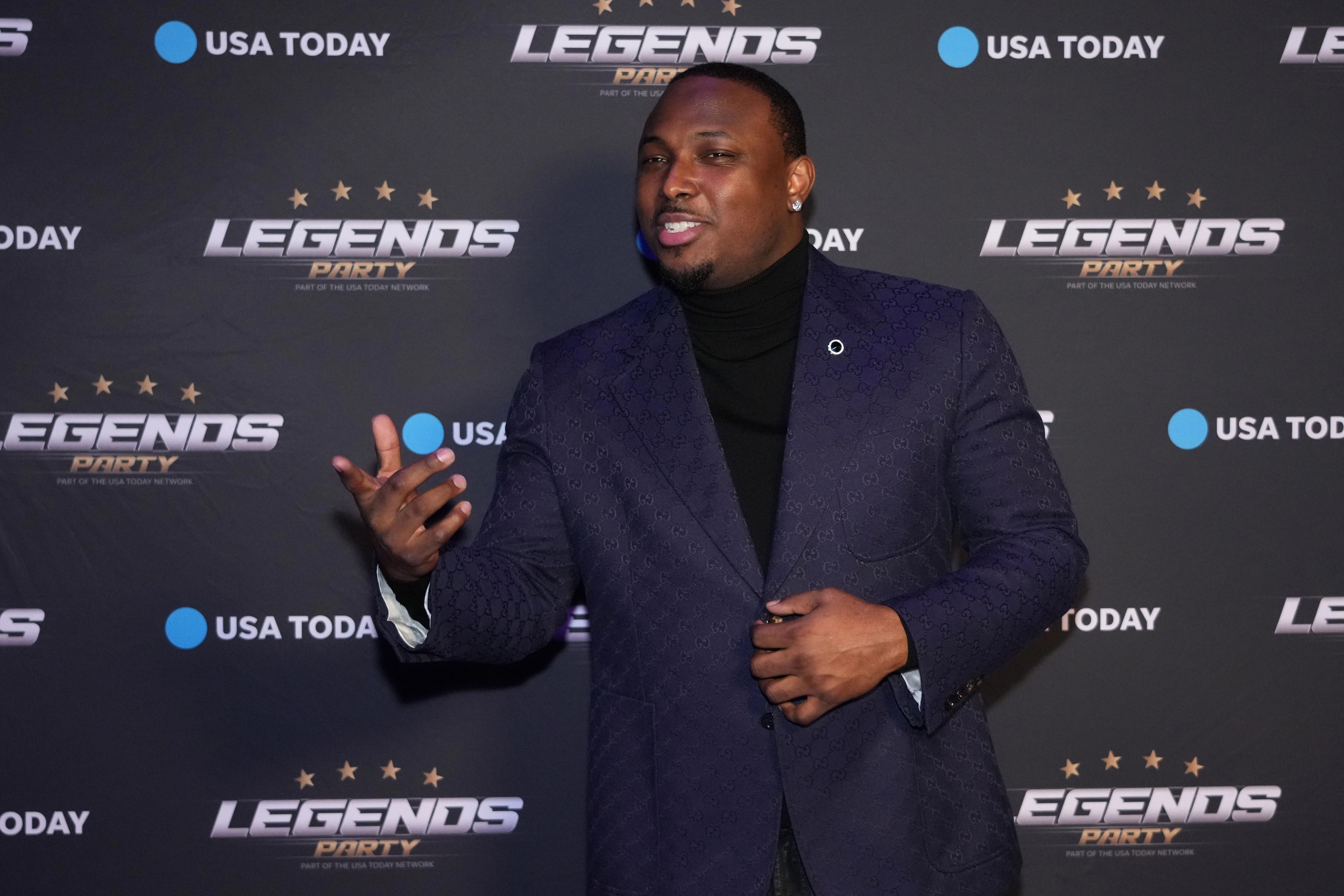 LeSean McCoy praises Deion Sanders' coaching staff after Byron Leftwich ...
