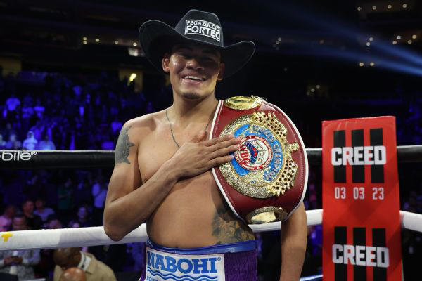Source: Navarrete to defend WBO title vs. Suarez on May 10