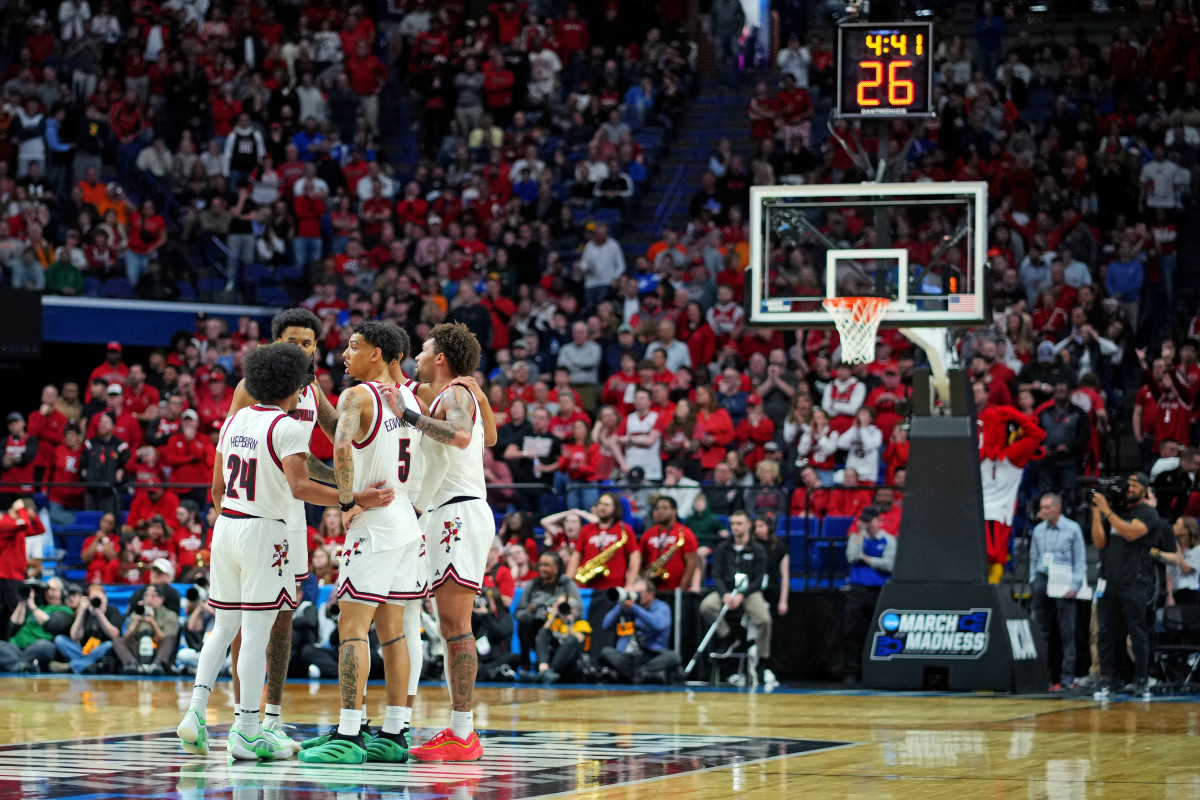 Louisville Fans Under Fire For Classless Behavior During NCAA Tournament
