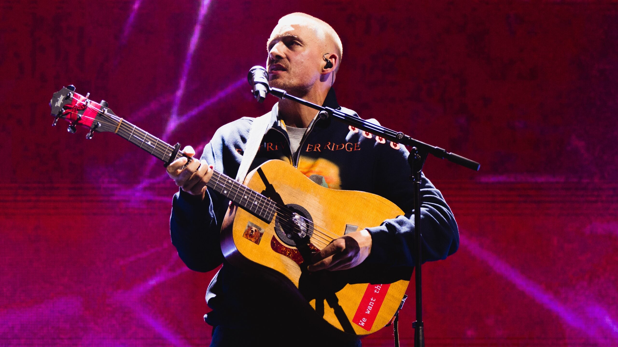 Review and setlist: Dermot Kennedy gives his audience courage at ...