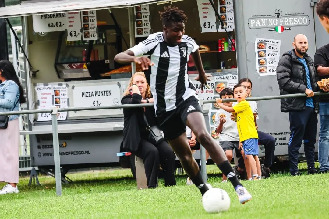 Nella Juventus c’è un fenomeno di 14 anni che segna tre volte Vlahovic ...