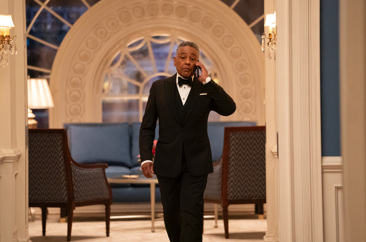 Netflix's Buzziest New Murder Mystery Reveals the WILDEST Design ...