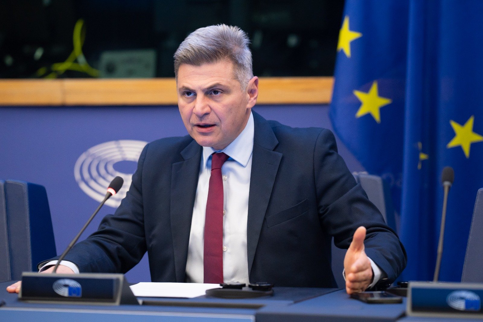 Νικόλας Φαραντουρης για Chevron: Άλλο η εκδήλωση ενδιαφέροντος, άλλο η ...