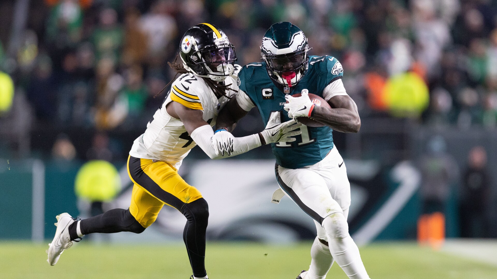 James Pierre returns to Steelers on a one-year deal