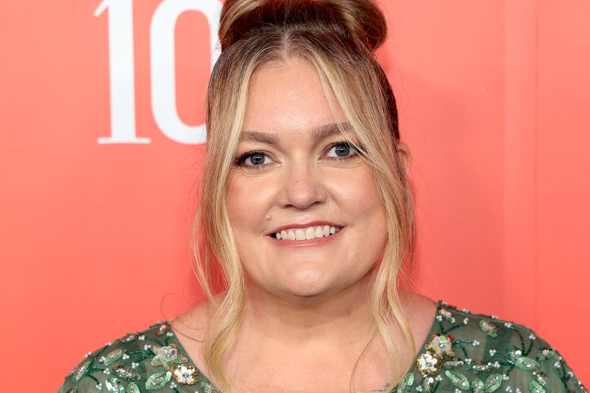 Colleen Hoover posts follow-up after claiming she’s ‘going broke’ in ...