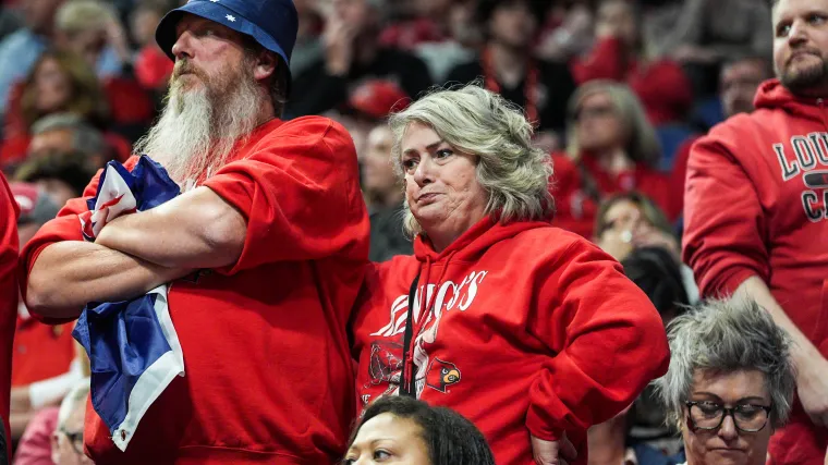 March Madness referee Teddy Valentine blows goodbye kiss to Louisville ...