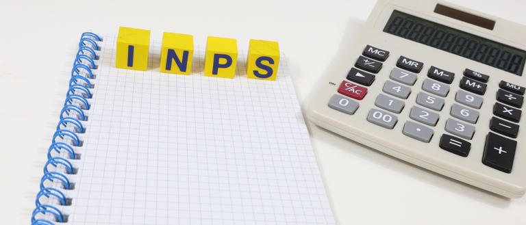 Pensioni, cos’è la pace contributiva: requisiti e deducibilità per il riscatto dei periodi scoperti