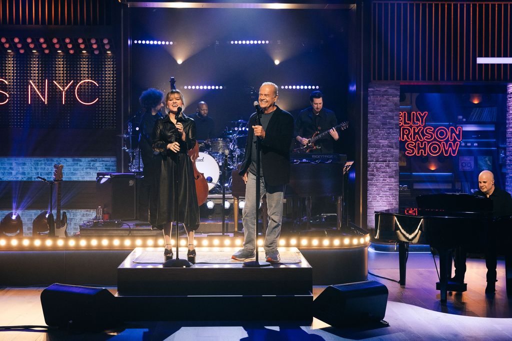 Kelly Clarkson holds back tears over 'fearless' two kids on return for ...