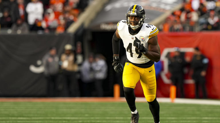 Report: LB Jeremiah Moon re-signs with Steelers