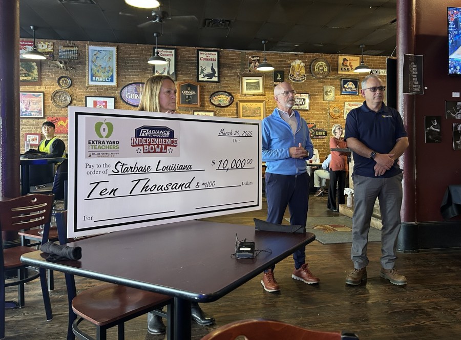 Independence Bowl Foundation Donates $10,000 to Starbase Louisiana