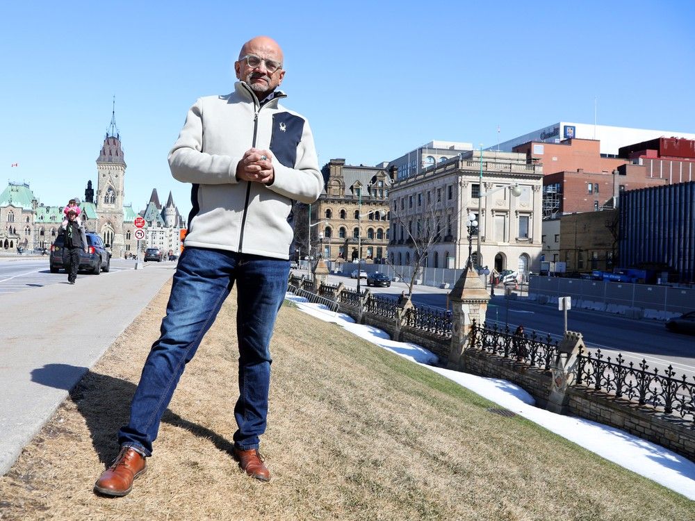 Feds and city could be 'fairly close' on Wellington Street sale