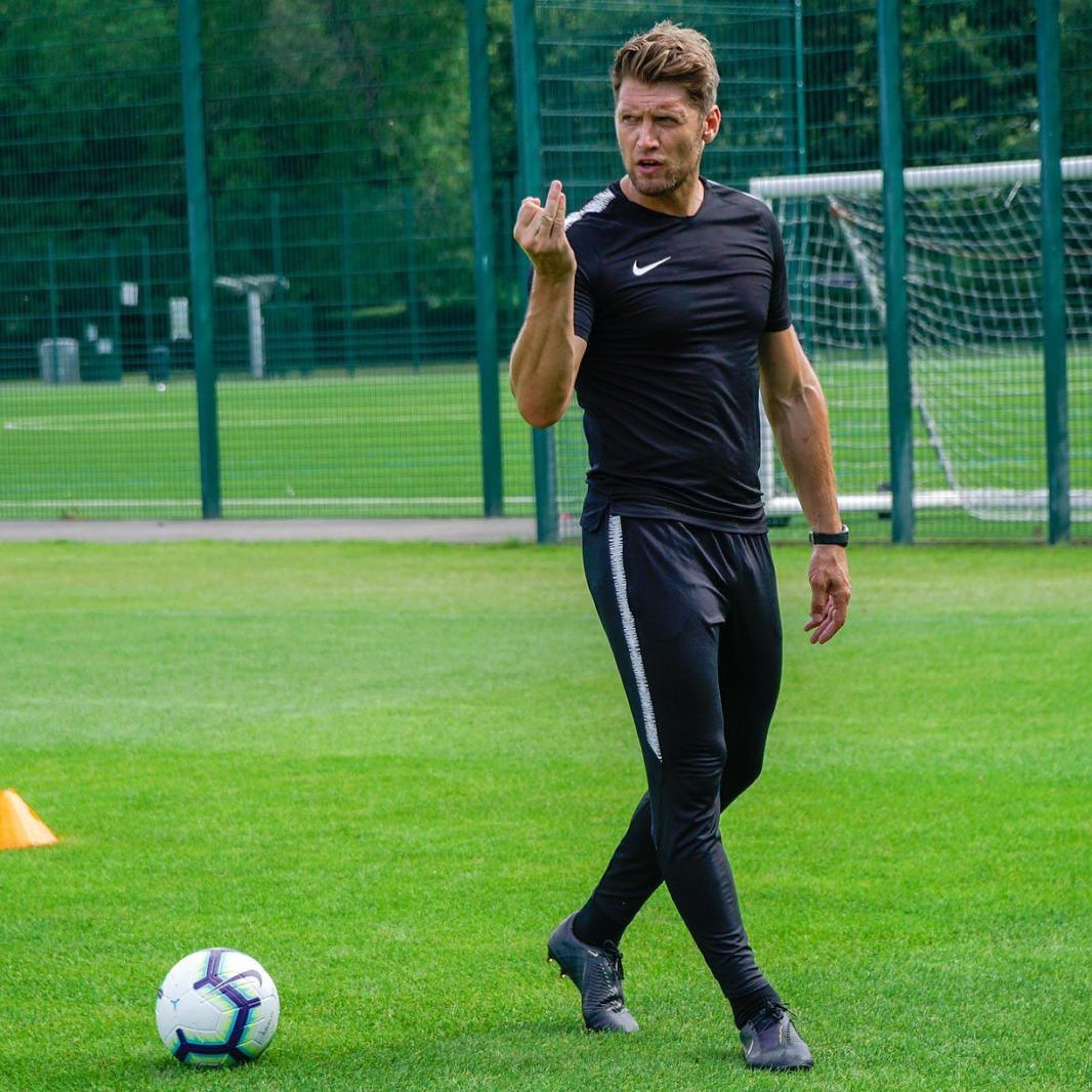 Who is Jana Kramer’s Scottish football coach husband, Allan Russell ...