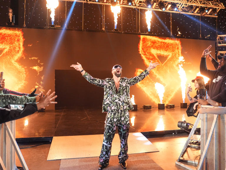 Seth Rollins Paid Absurd Amount Of Money For Extravagant WWE Outfit