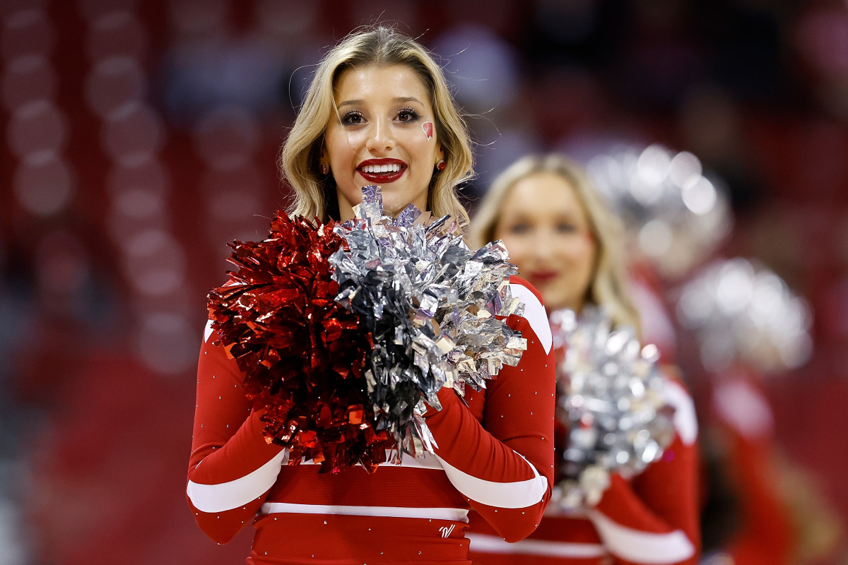 Wisconsin Badgers Cheerleader Going Viral At NCAA Tournament