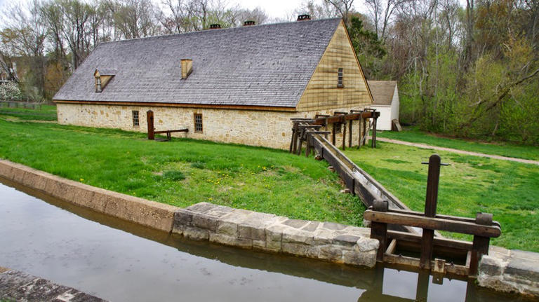 One Of America's Oldest Whiskey Distilleries Is A Giant Historic ...
