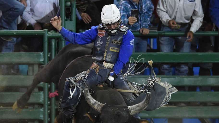World Champions Dominate Action Packed RODEOHOUSTON Semi-Finals 1