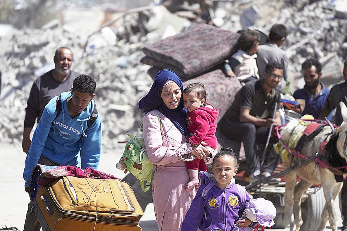 New strikes on Gaza leave dozens dead