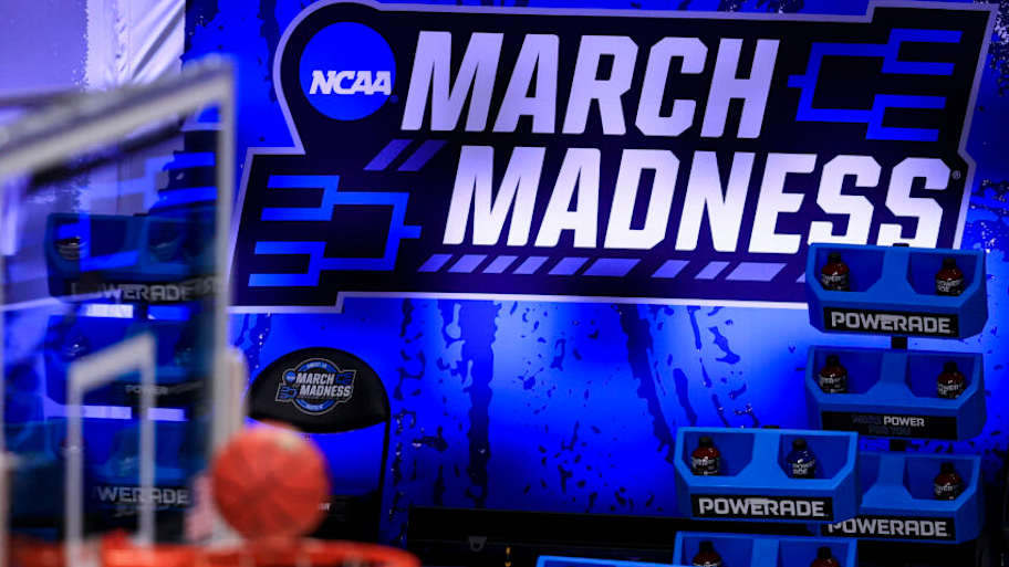 How long is halftime in college basketball? Fans can never wait for ...