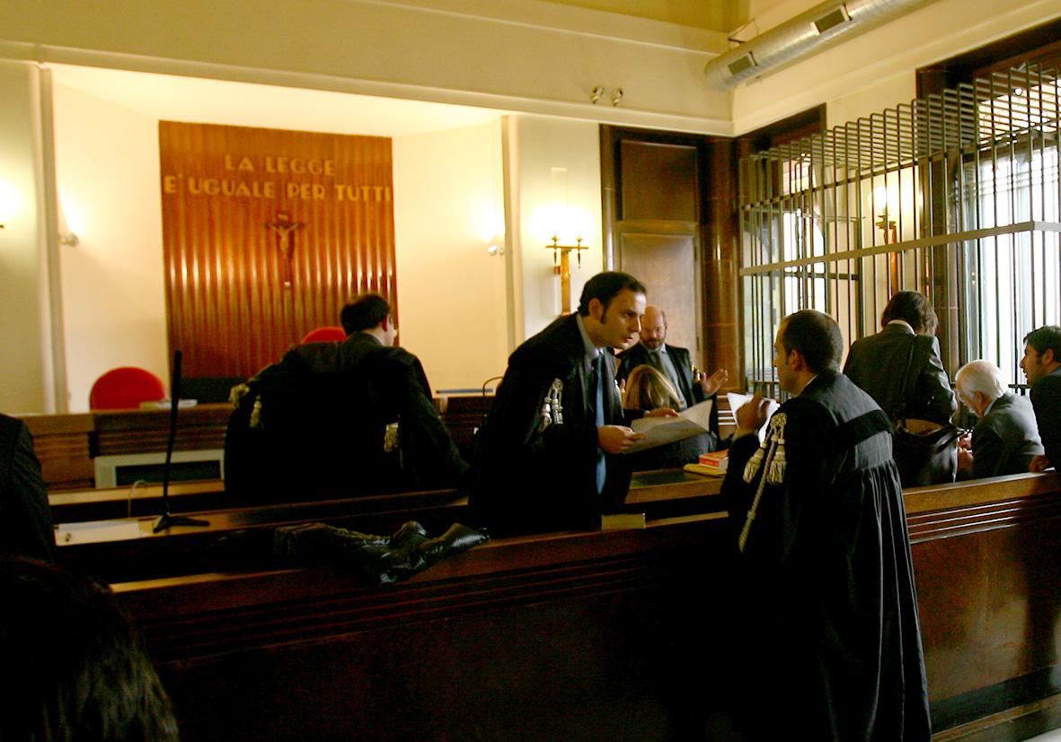 Tangenti per le protesi, tornano in aula gli ex chirurghi ortopedici ...