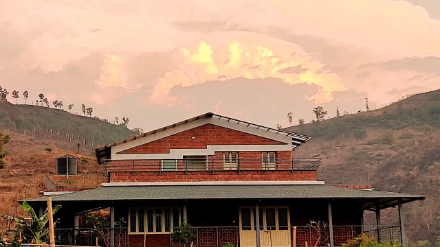 Couple builds dream home using unbelievable cost-cutting techniques ...