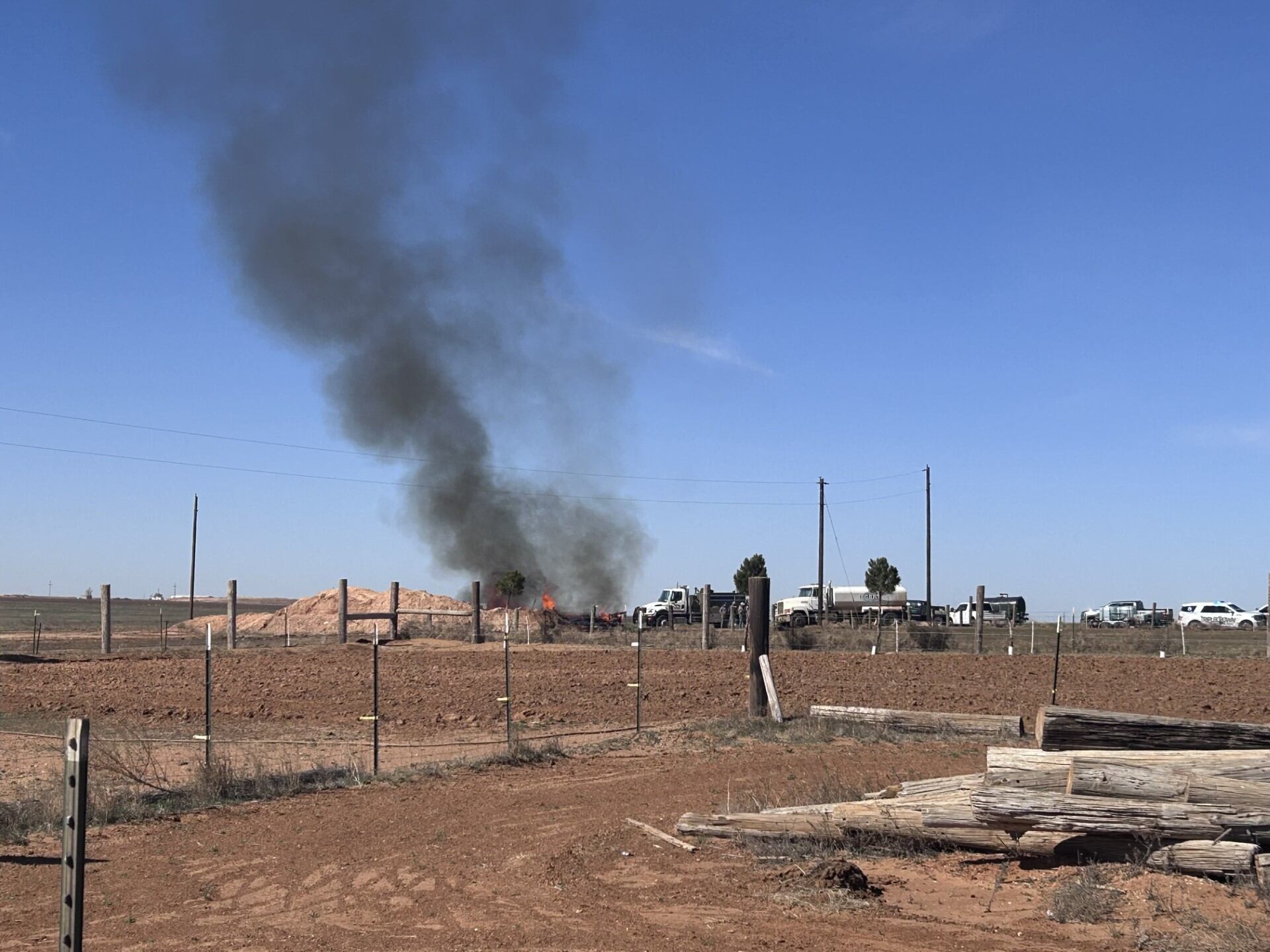 Crews respond to structure fire in South Lubbock County