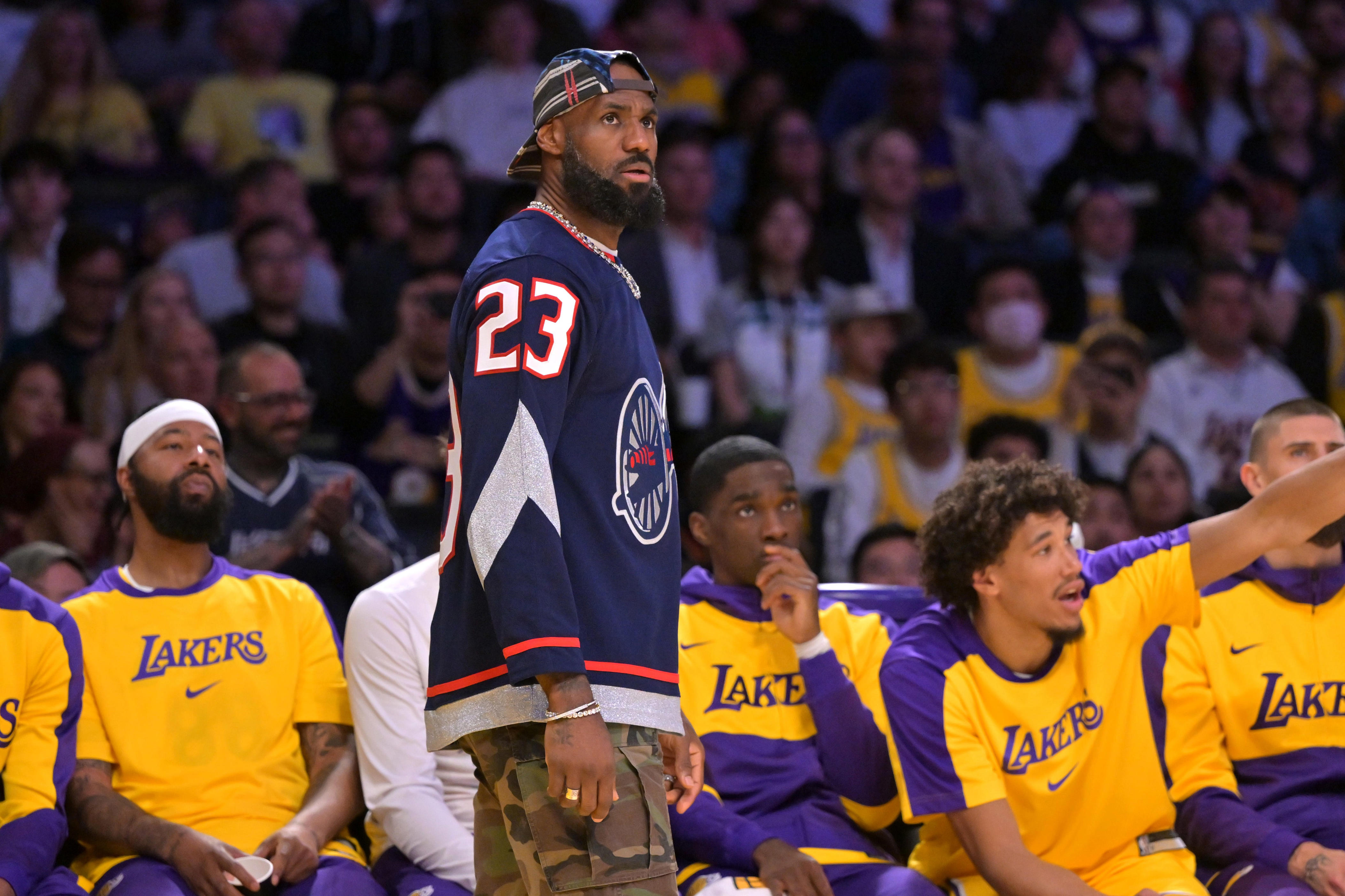 LeBron James rocks Crypto.com Arena wearing a Columbus Blue Jackets ...